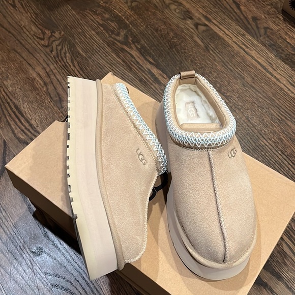 UGG | Shoes | Ugg Womens Tazz Sand Platform | Poshmark